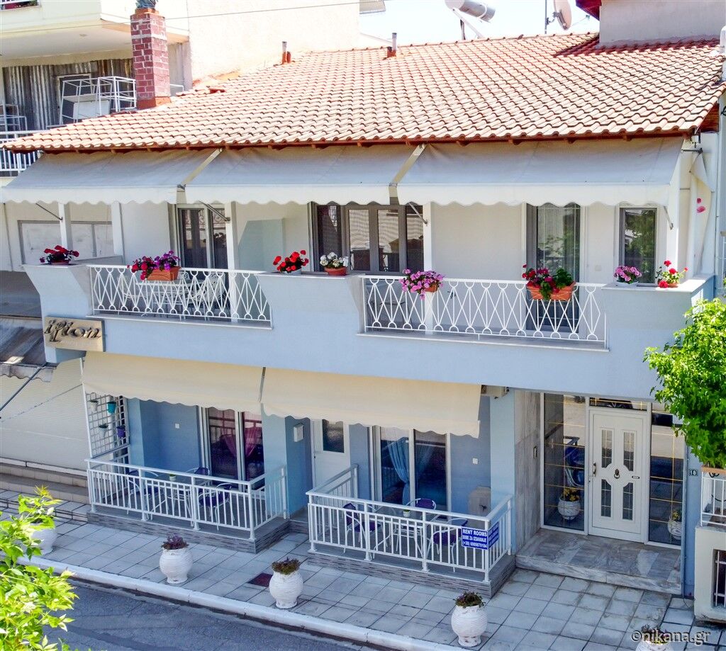 Smeštaj Ilion Luxury Studios 1 se ističe svojim jedinstvenim ...